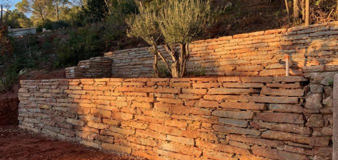 L'enrochement : Une Solution Durable Pour Stabiliser Votre Terrain ...